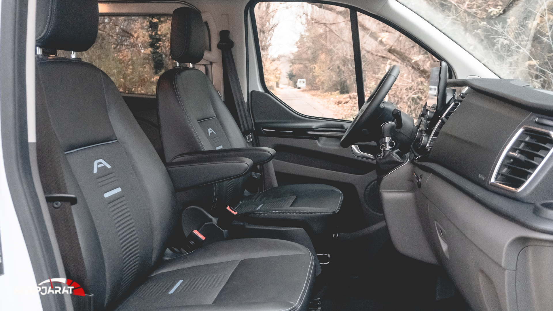 Ford Transit Custom Active mHEV (2020) - Teszt | Alapjárat
