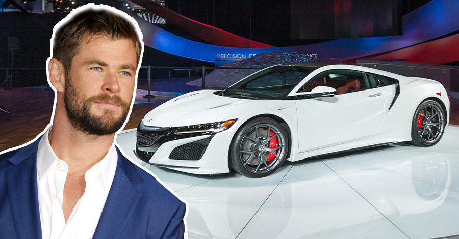 Amikor éppen nem a Mjölnirrel tesz rendet, Thor ilyen autókat vezet ...