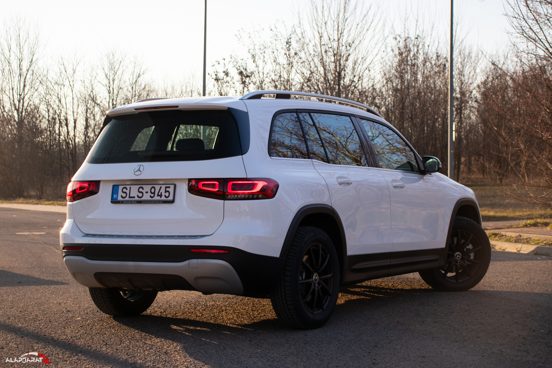 Mercedes-Benz GLB 180d 8G-DCT teszt 2021 - Videó | Alapjárat