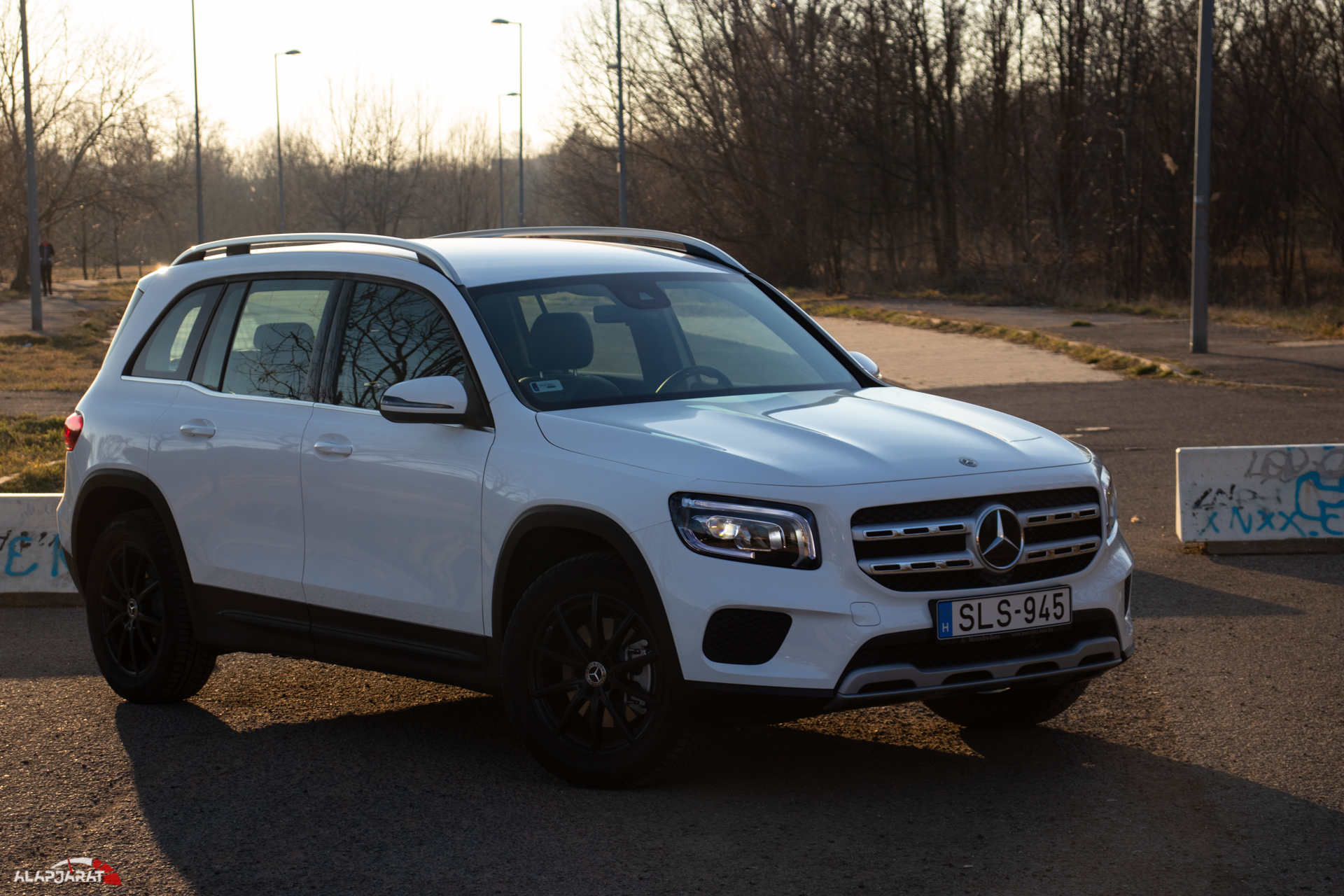 Mercedes-Benz GLB 180d 8G-DCT teszt 2021 - Videó | Alapjárat