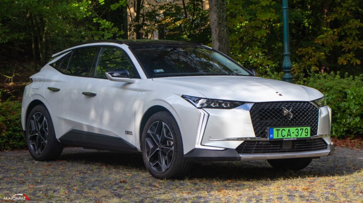 DS 4 E-TENSE Cross Rivoli 2022 teszt