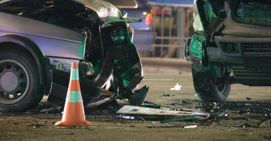 Ki a felelős, ha egy önvezető autó balesetet okoz? A brit kormány már ...