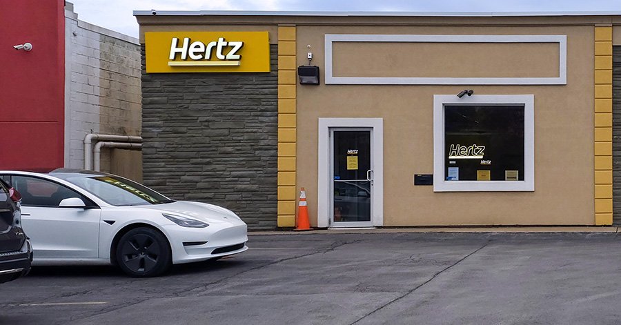 Megválik e-autói nagyobb részétől a Hertz, 20 ezer kocsiról van szó ...