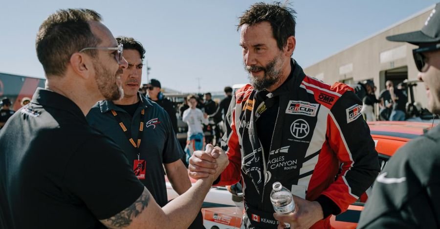 Keanu Reeves egy Toyota GR86-ossal versenyez ezen a hétvégén ...