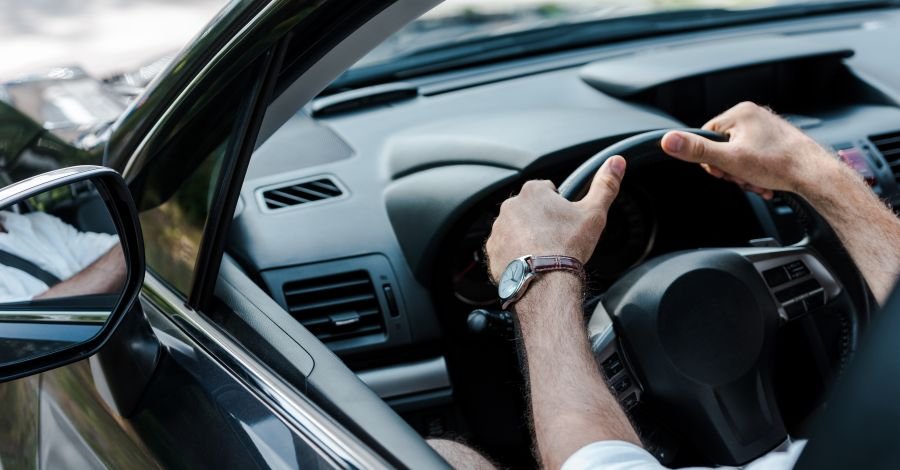 Elvárja a többi autós, hogy szabálytalanul ráhajtsak a forgalomtól ...