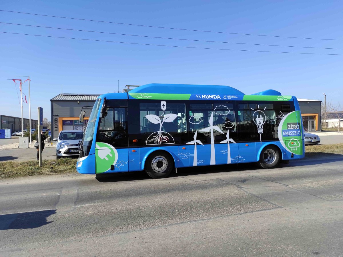 Forgalomba áll az új magyar elektromos busz