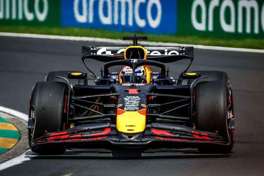 Az F1 éjszakai élményei – és hogyan fokozd a sportfogadás izgalmát