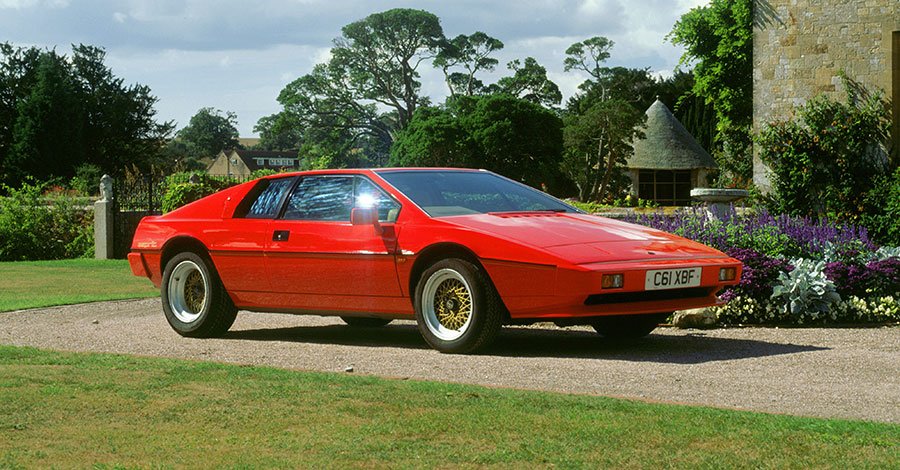 A vízben is úszó ikon - Lotus Esprit